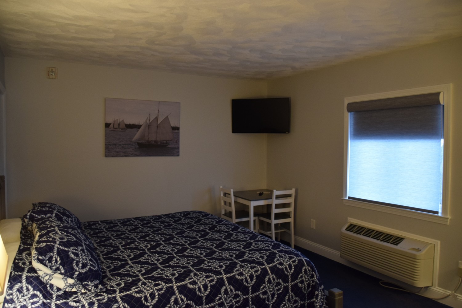 Rooms | Rhea's Inn by the Sea | Newport, RI