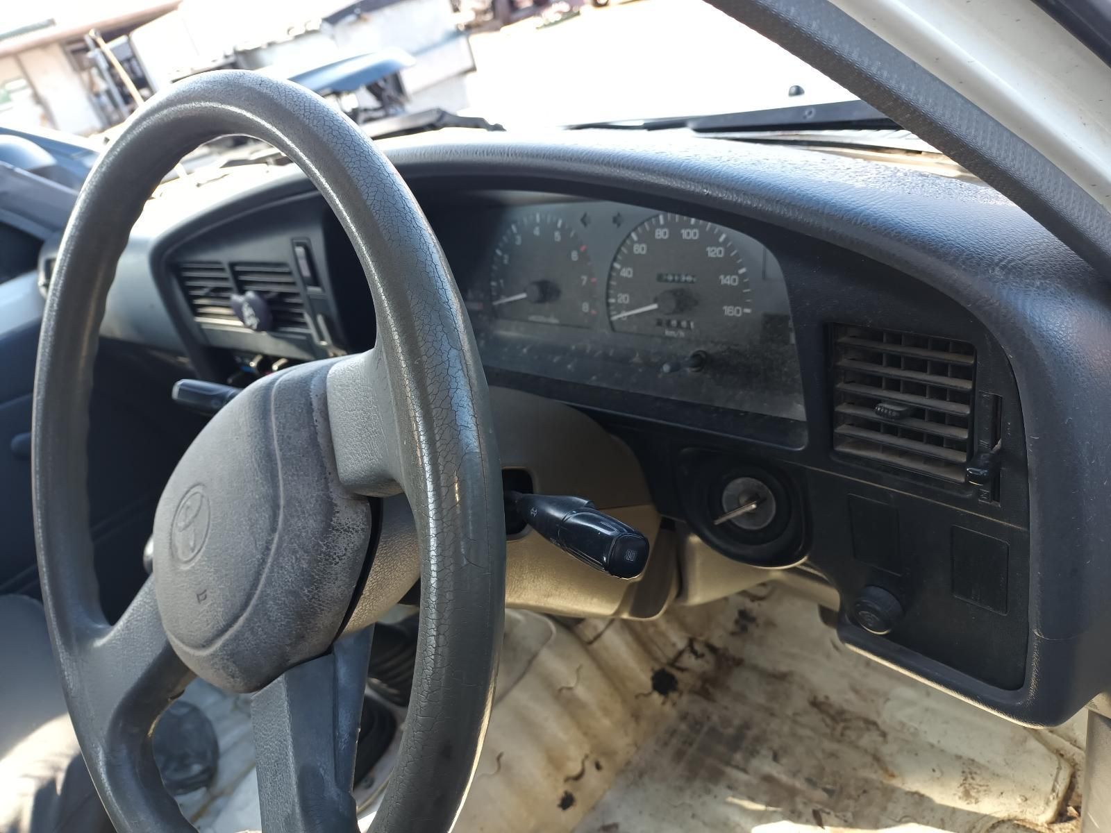 TOYOTA HILUX RN105 SINGLE CAB 22R 2.4L PETROL MANUAL 1996 W-5218
