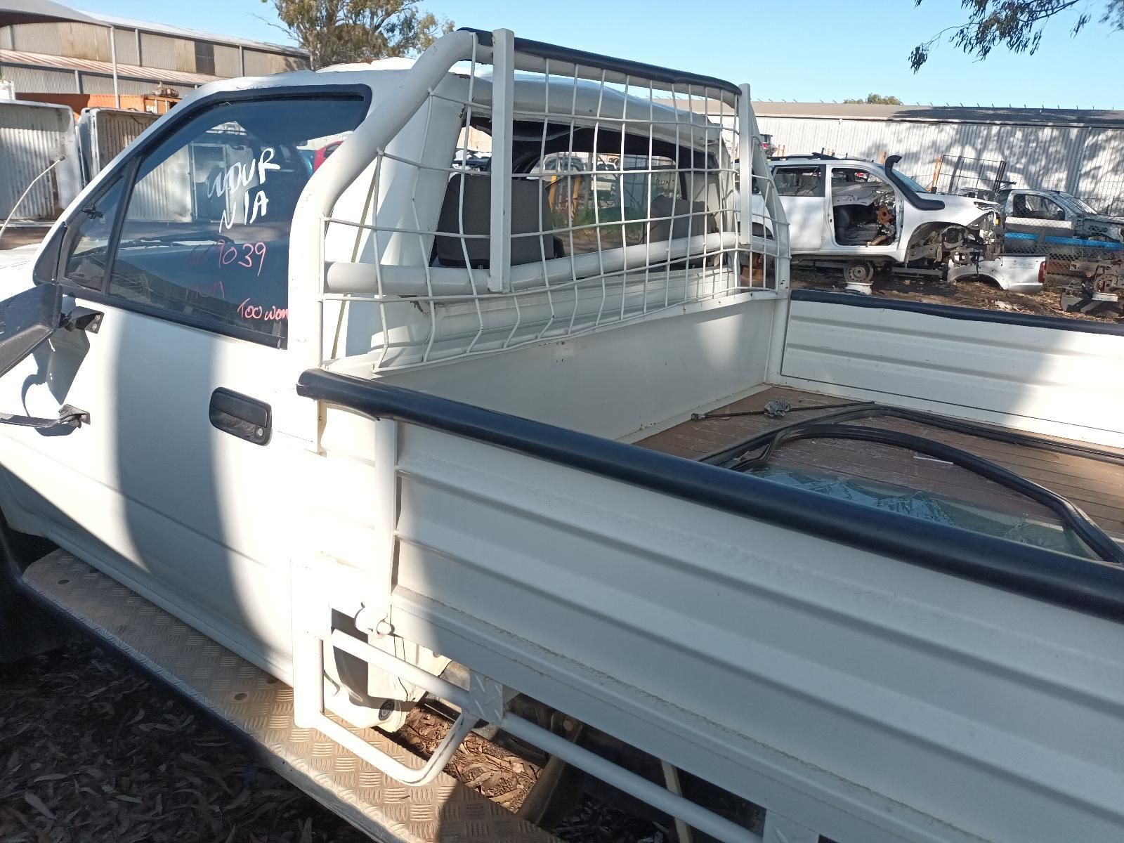 TOYOTA HILUX RN105 SINGLE CAB 22R 2.4L PETROL MANUAL 1996 W-5218