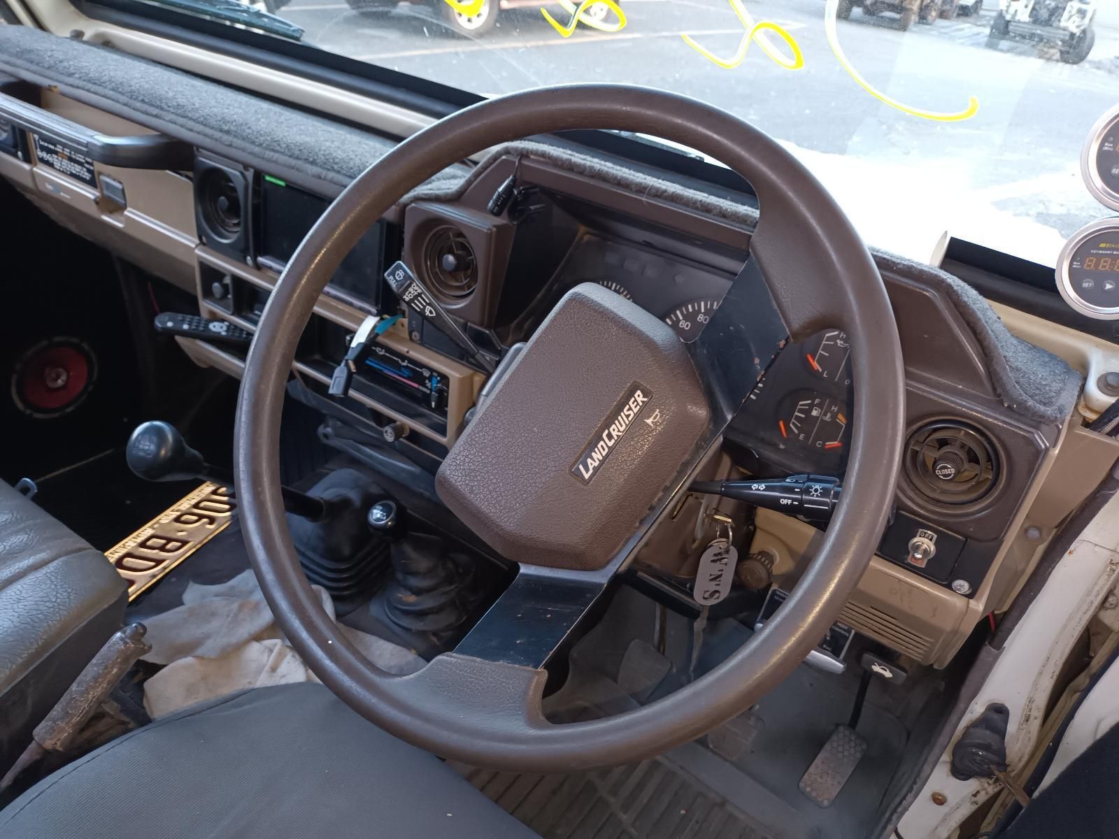 W-5220 TOYOTA LANDCRUISER HJ75 UTE DIESEL 2H TURBO SINGLE CAB