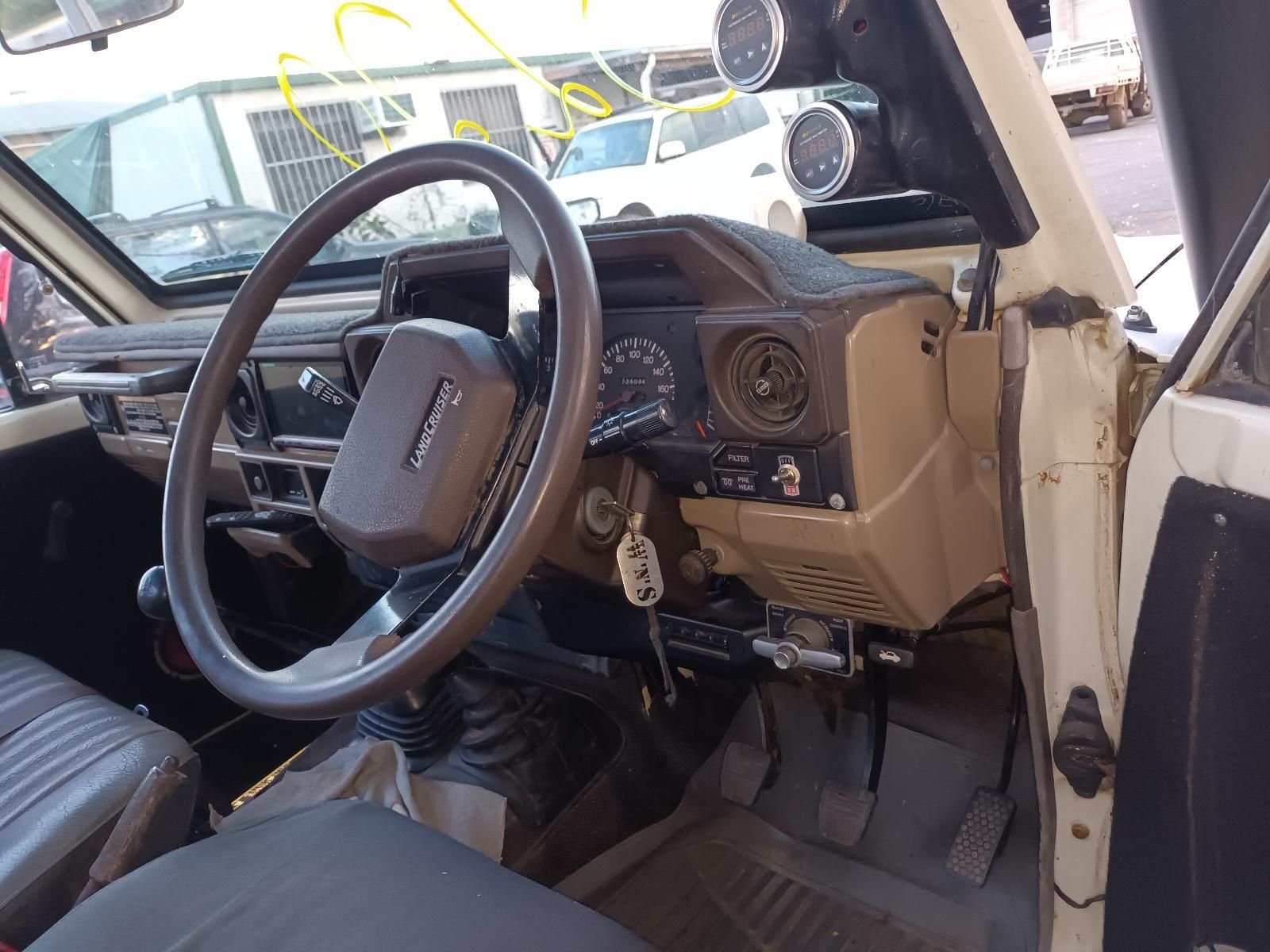 W-5220 TOYOTA LANDCRUISER HJ75 UTE DIESEL 2H TURBO SINGLE CAB