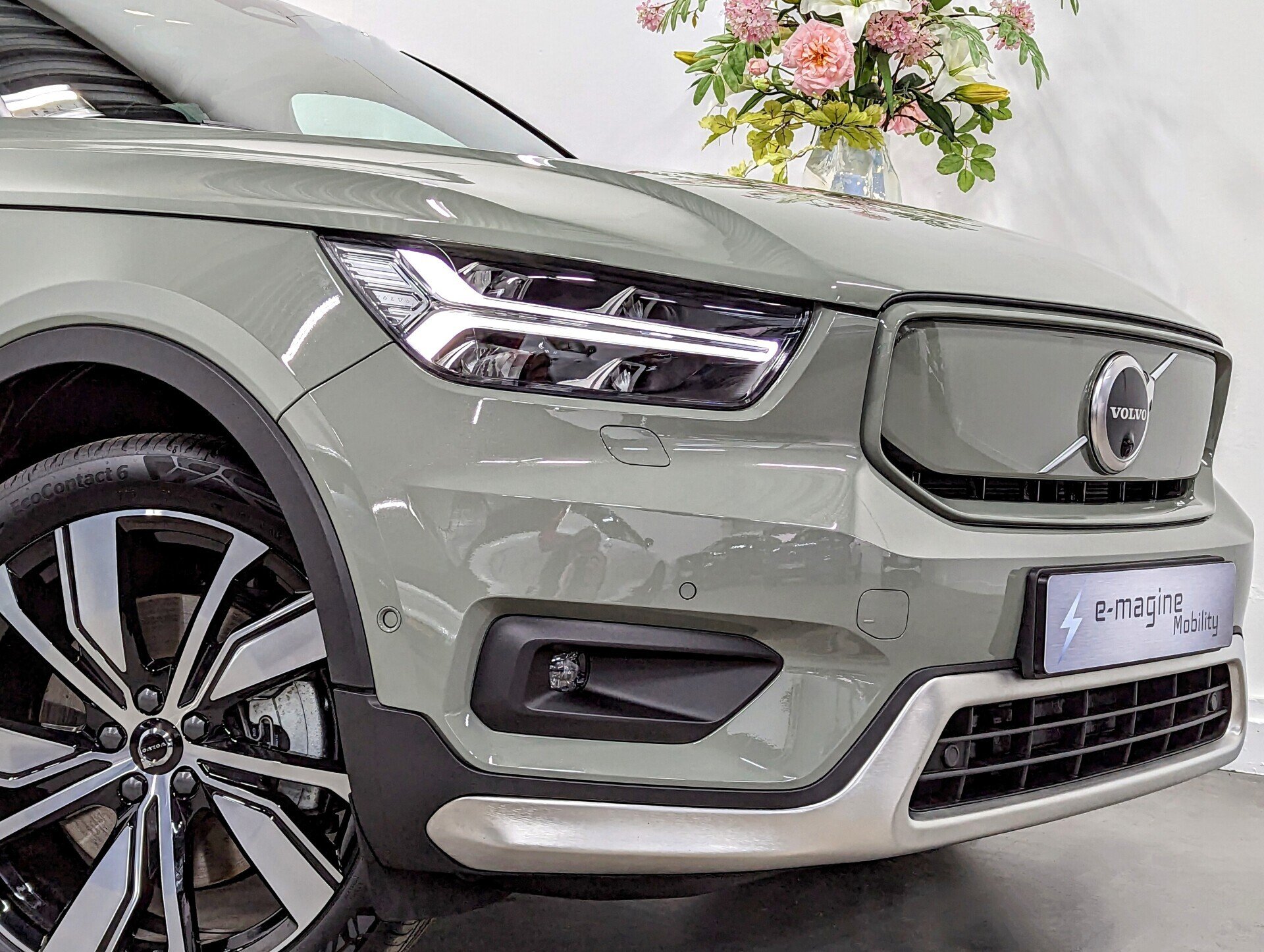 Volvo XC40 Recharge Single Motor FWD Pro Sage Green