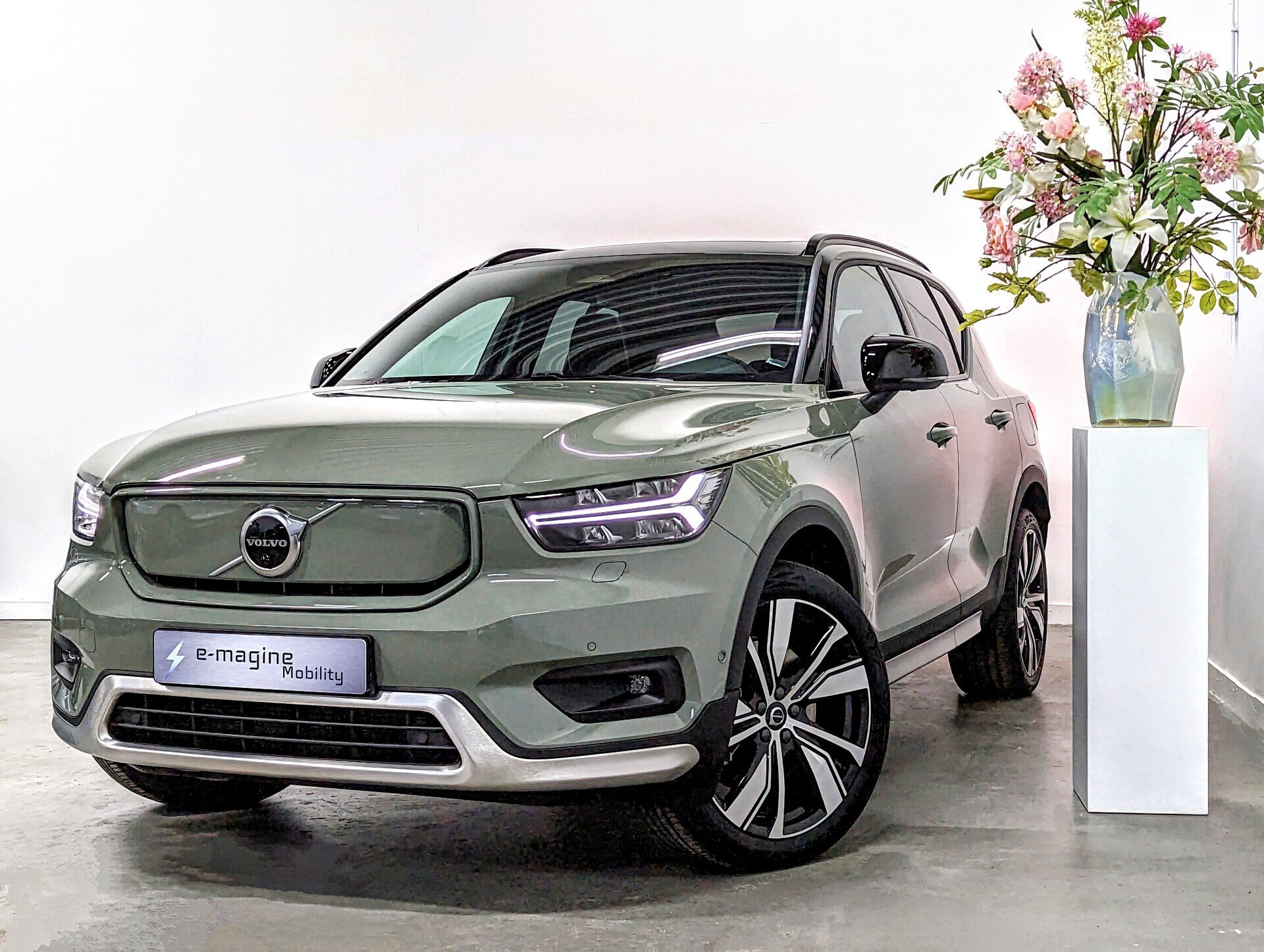 Volvo XC40 Recharge Single Motor FWD Pro Sage Green