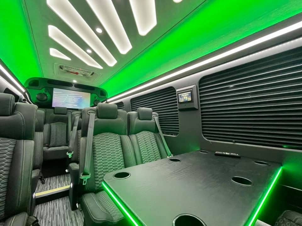 Luxury Transportation Service | Sabra Limo Service | Seattle, WA