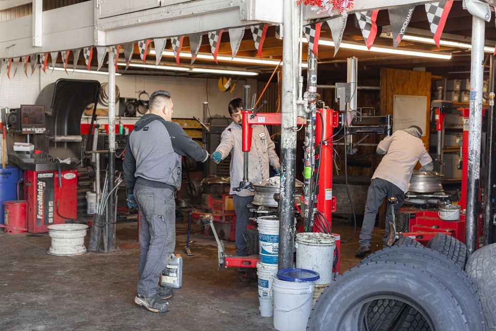 Lee's Service | Tire Sales | Auto Repair