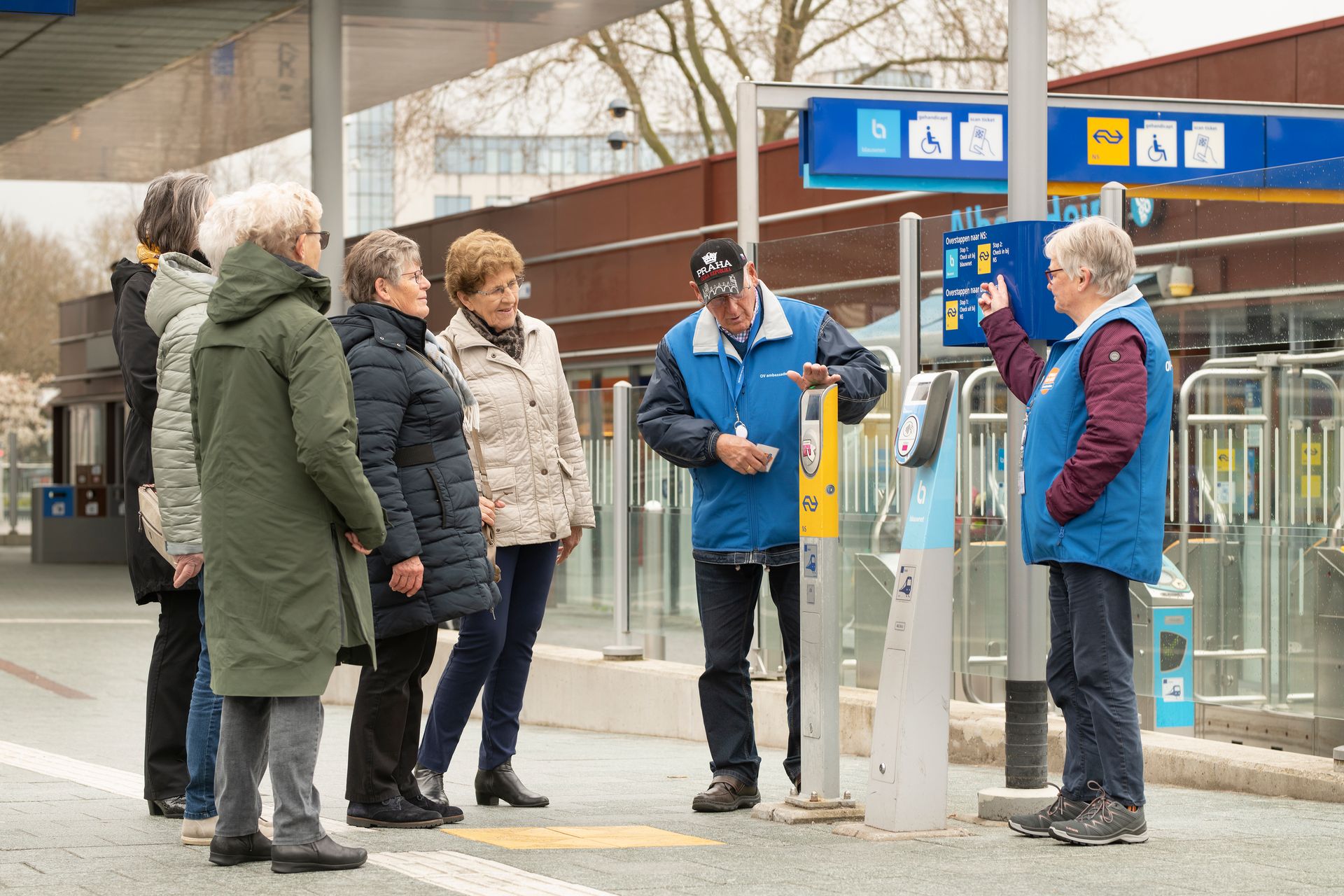 Hulp bij reizen met OV? OV-ambassadeurs en RRReis