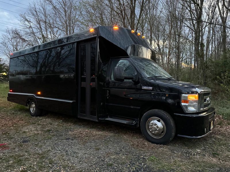 Browse Our Gallery | Five Star Limousine