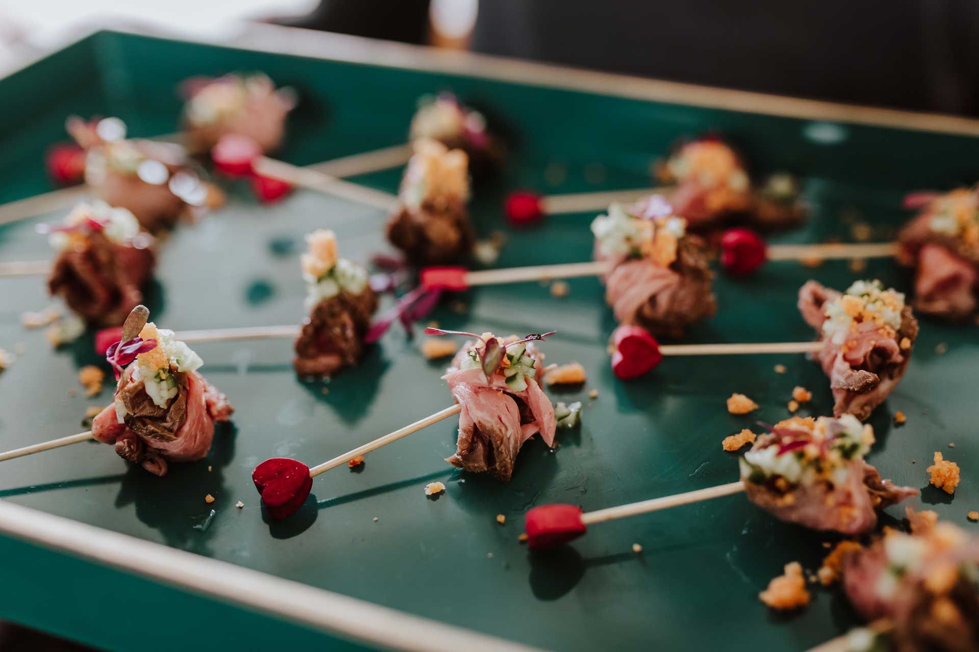 How to plan & host the perfect dinner party