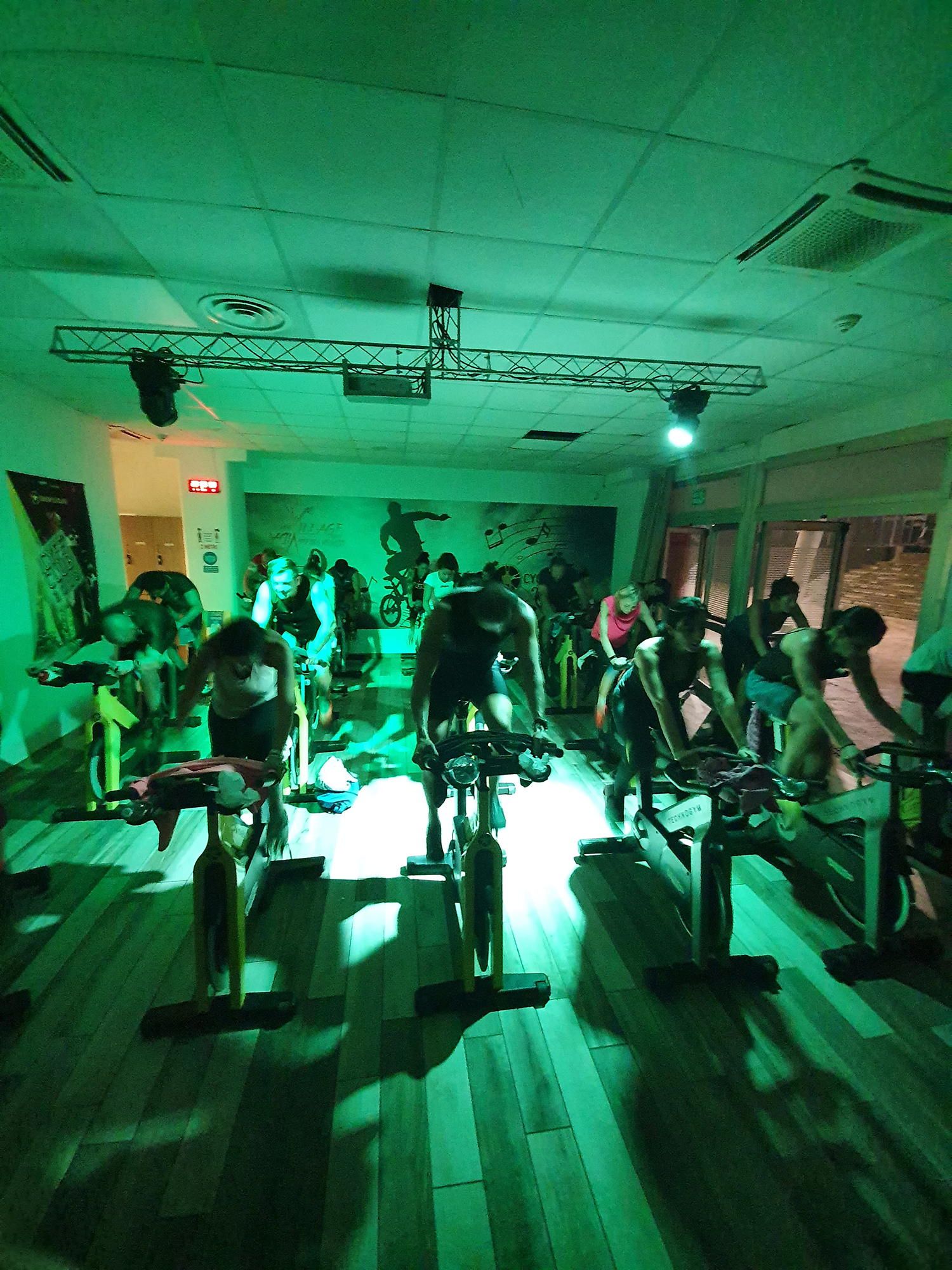 Spinning a La Spezia | Group Cycling | New Vida Village