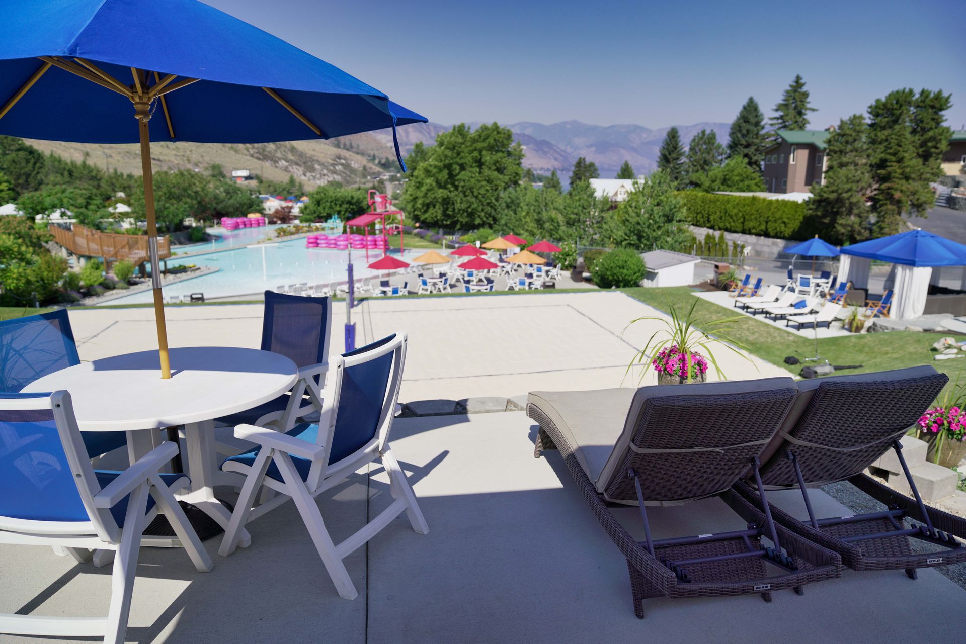 Lake Chelan Waterpark for families. Slidewaters & Surf