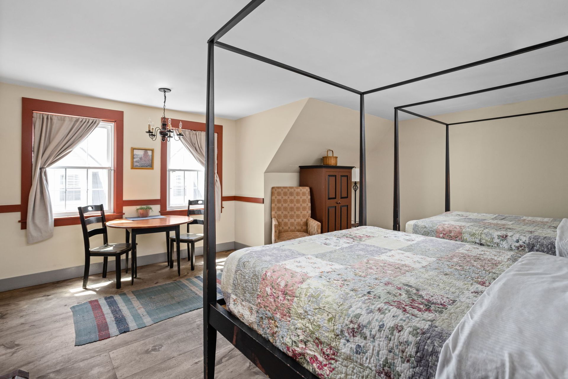 Gallery | Artists Colony Inn | Nashville