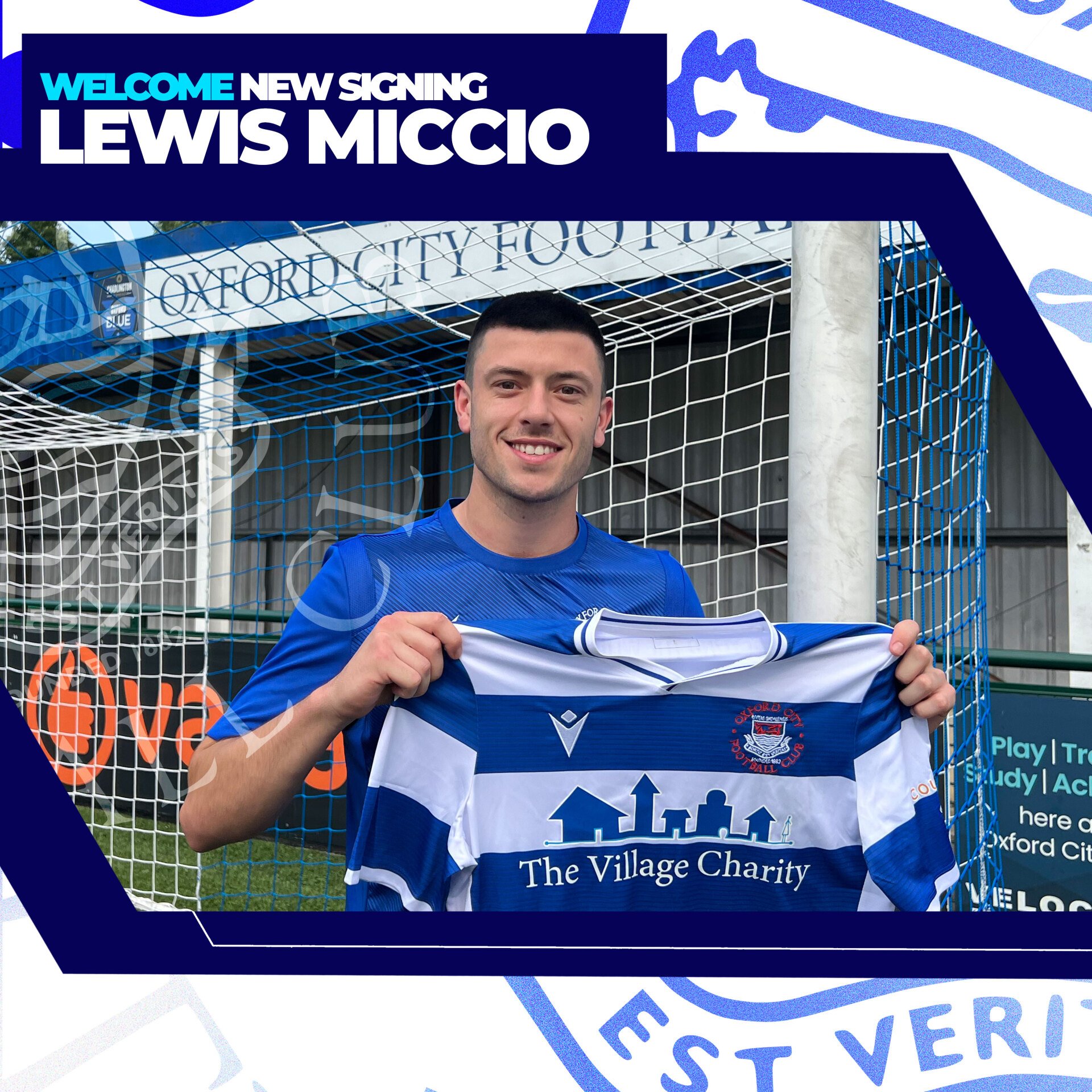 Oxford City sign Lewis Miccio