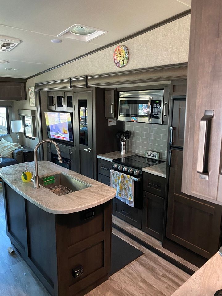 2021 Grand Design reflection 295RL (Sold)