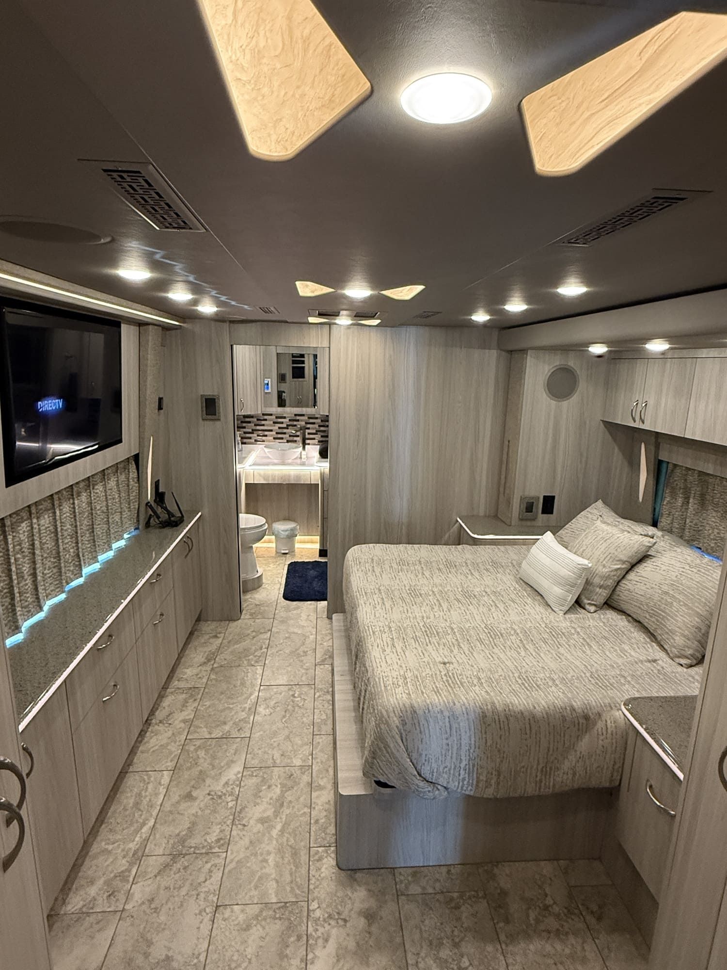 Howard Leasing, Inc | Premium Celebrity Motor Coach Rentals