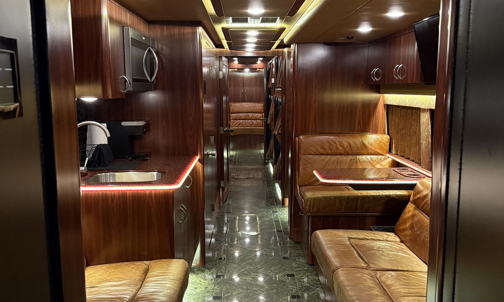 About Us | Howard Leasing – Luxury Coach Specialists