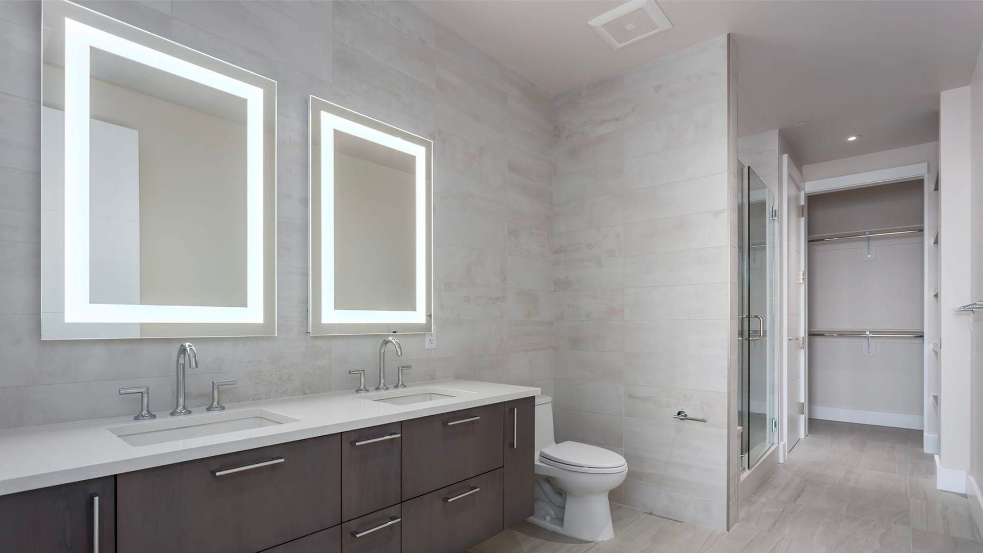 Transform Your Home with Seura's Lighted Vanity Mirrors
