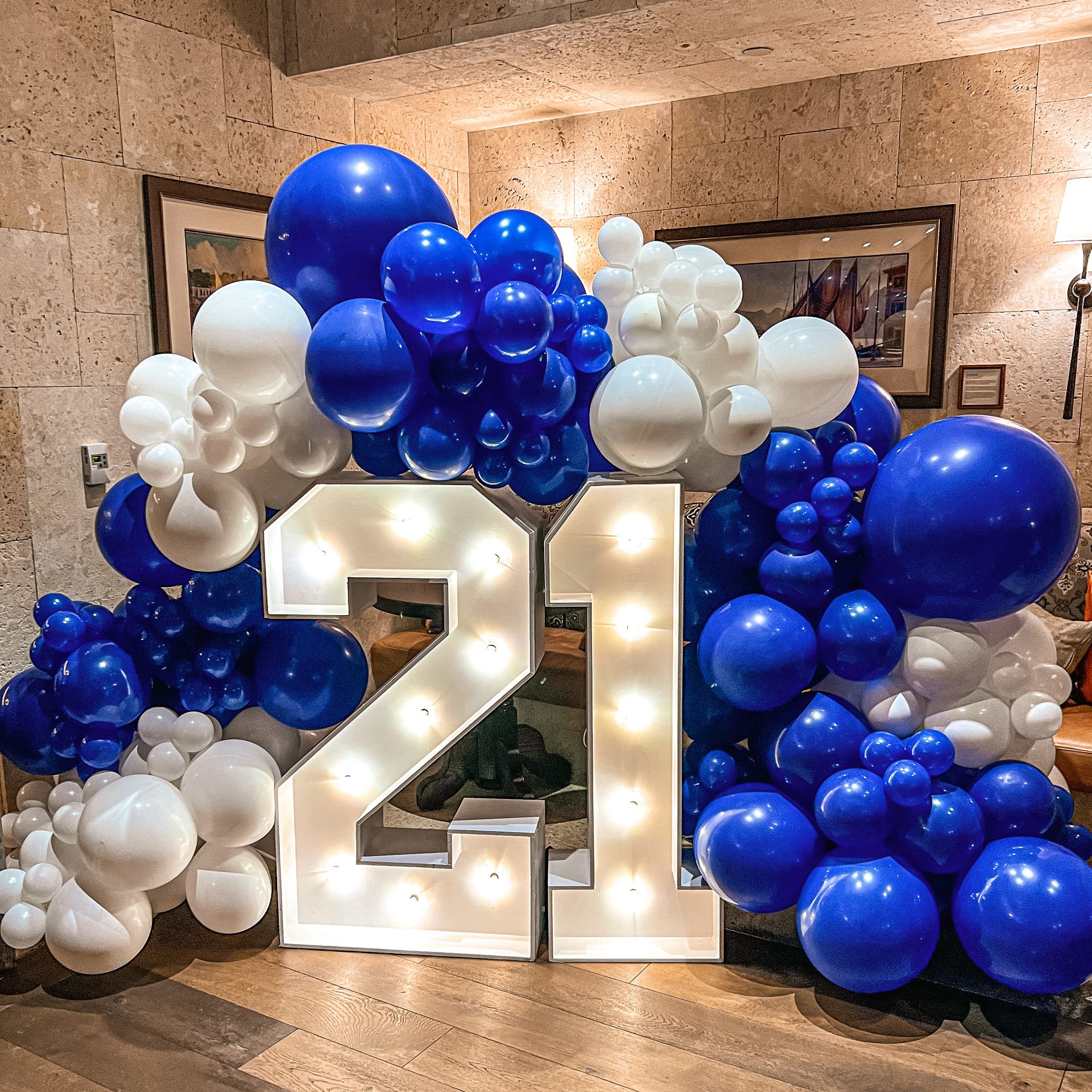 Orlando Balloon Decorator, Tabitha's Balloon Bar