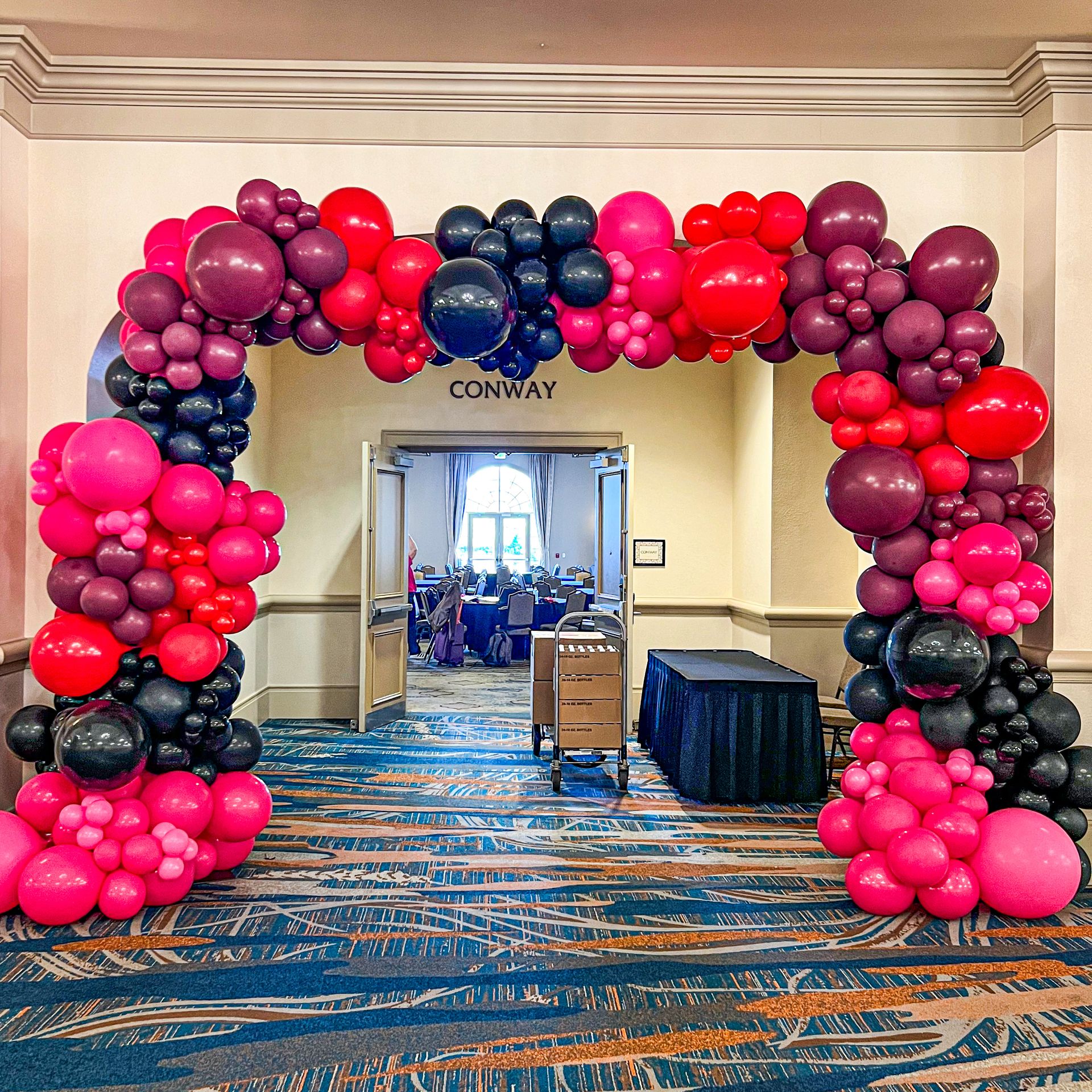Orlando Balloon Decorator, Tabitha's Balloon Bar