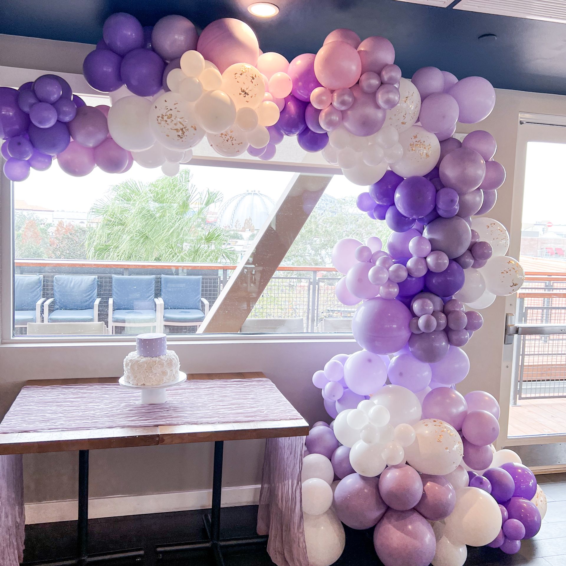 Orlando Balloon Decorator, Tabitha's Balloon Bar