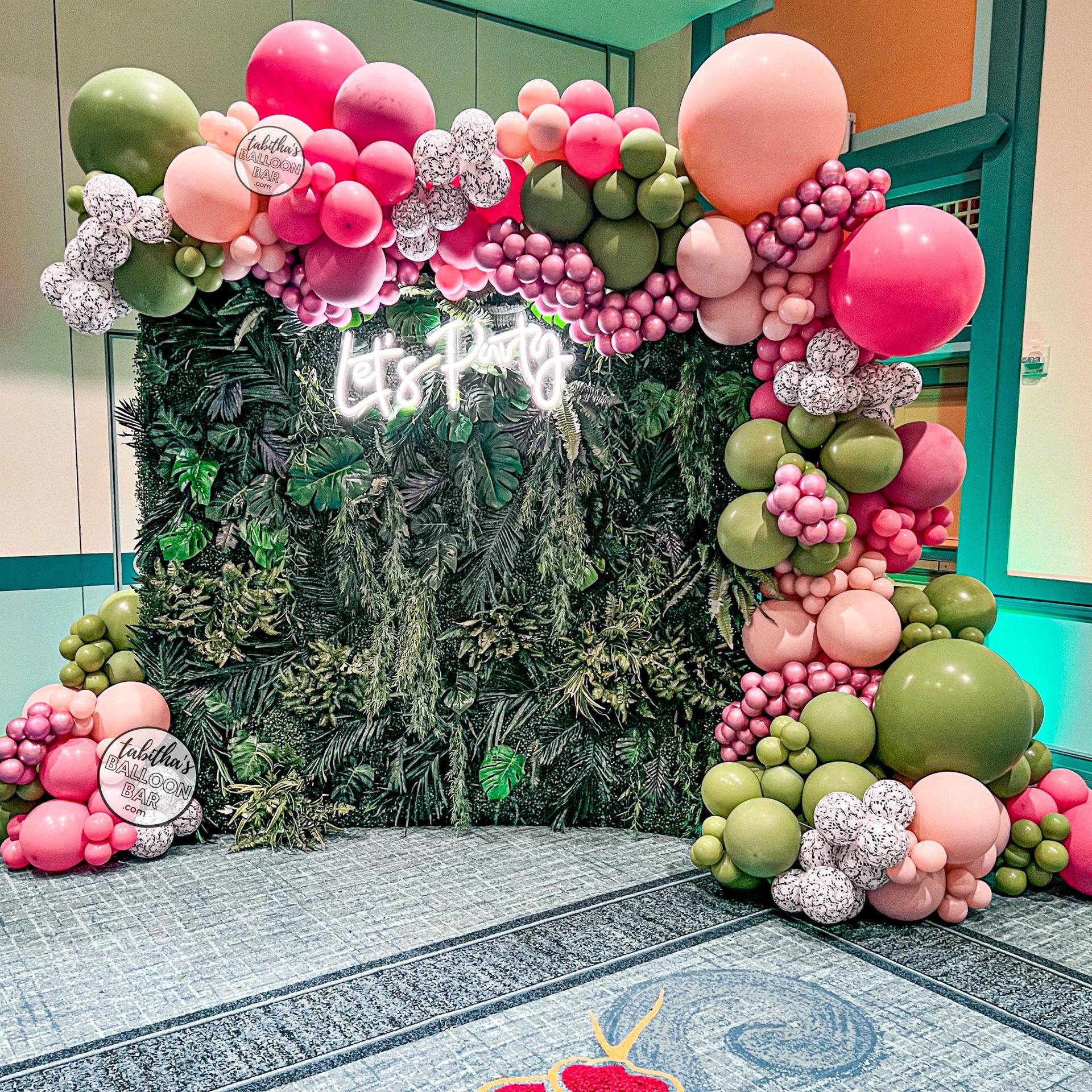 Flower Wall Rentals | Tabitha's Balloon Bar | Orlando, FL
