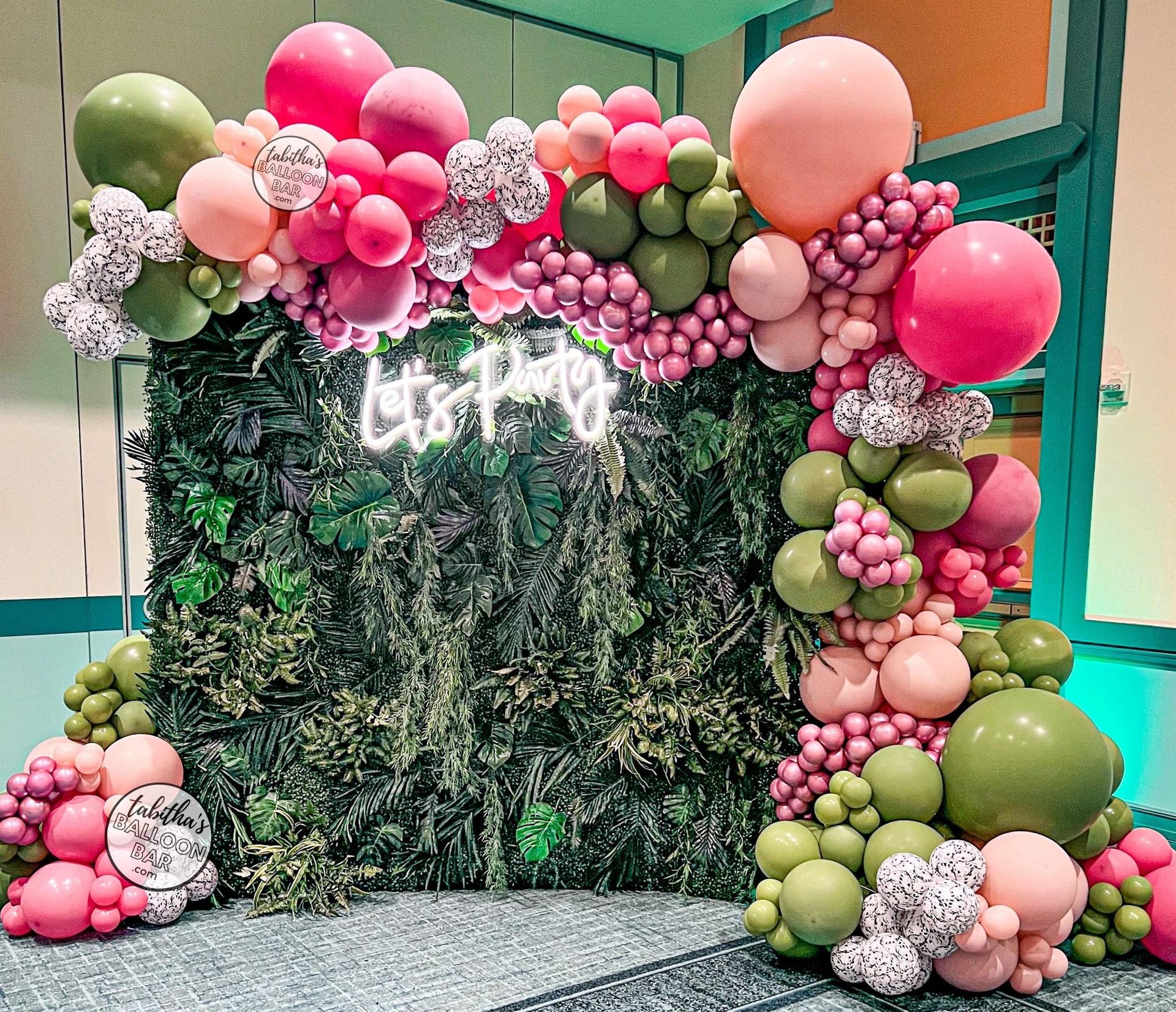 Backdrops Rentals, Tabitha's Balloon Bar, Orlando Balloon Decorator