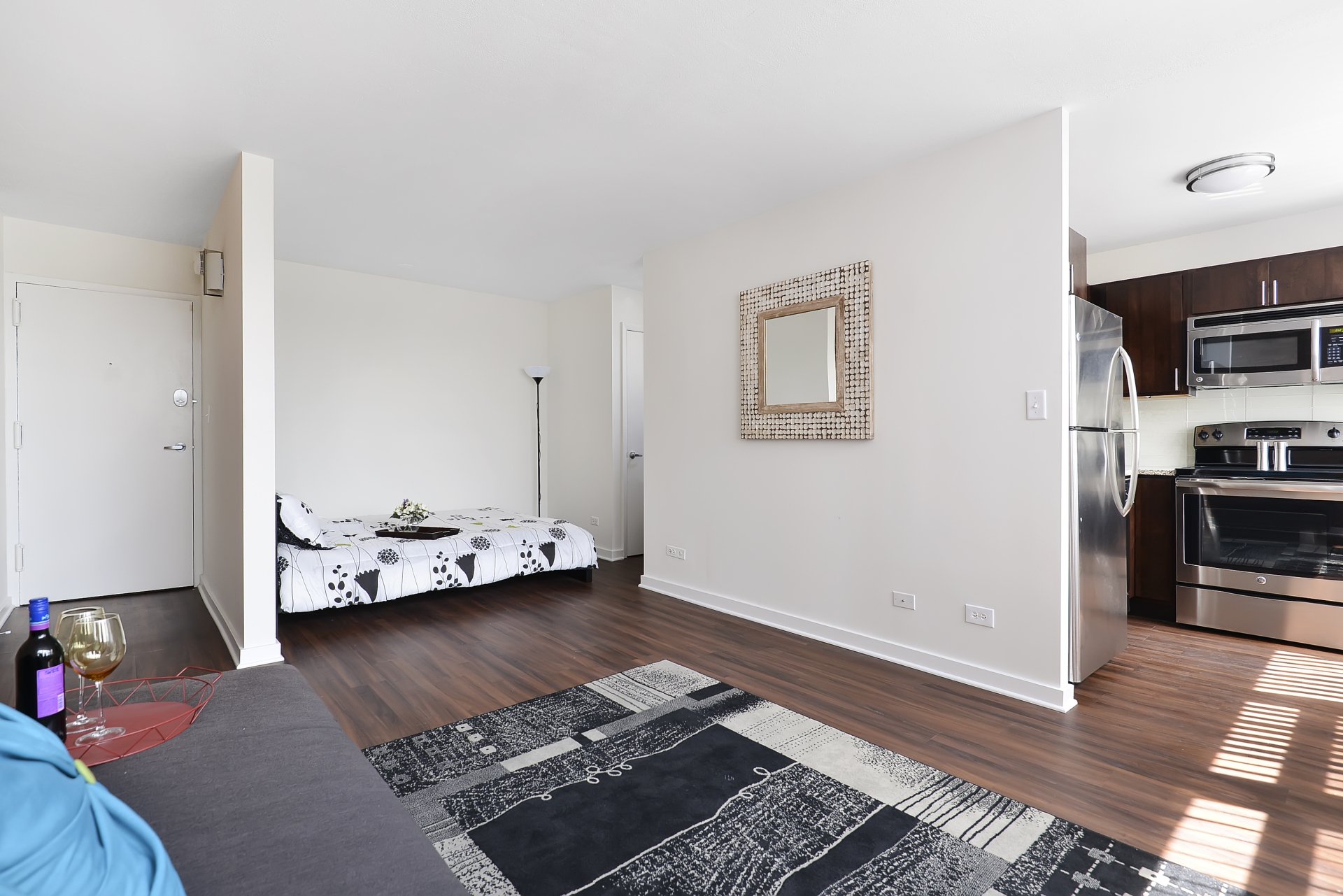 Gallery | Park Lincoln by Reside | Lincoln Park Apts