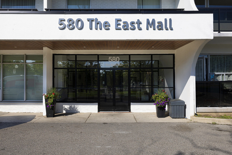 Gallery | View 580 The East Mall in Etobicoke, Ontario