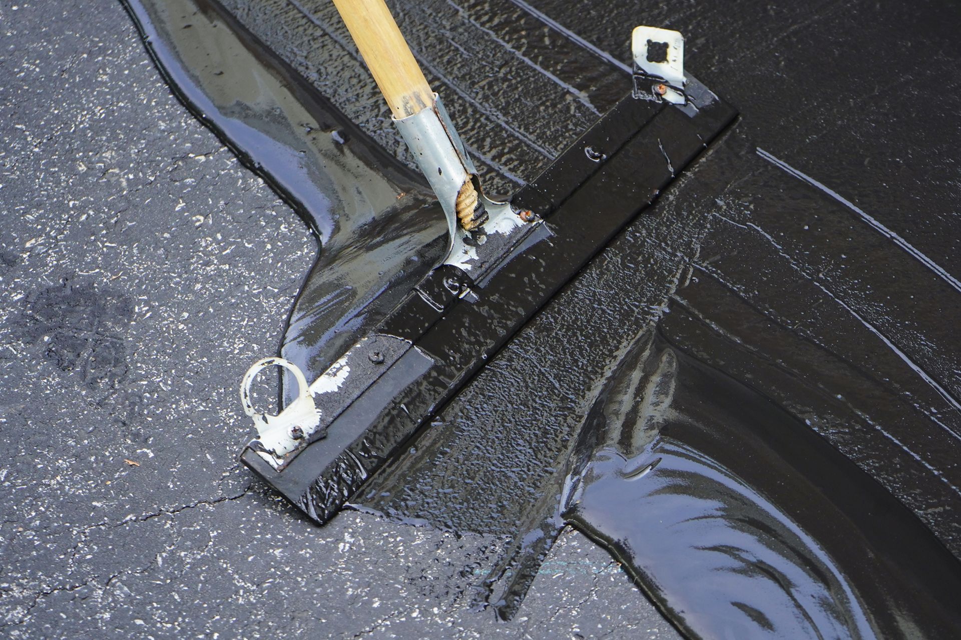 Sealcoating | Evans Pavement Services