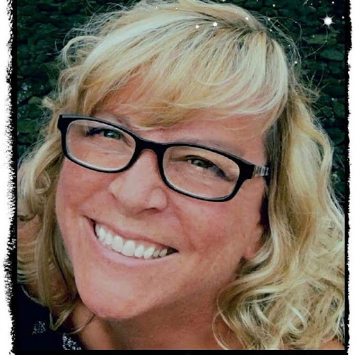 Corinne Healy's Instagram, Twitter & Facebook on IDCrawl