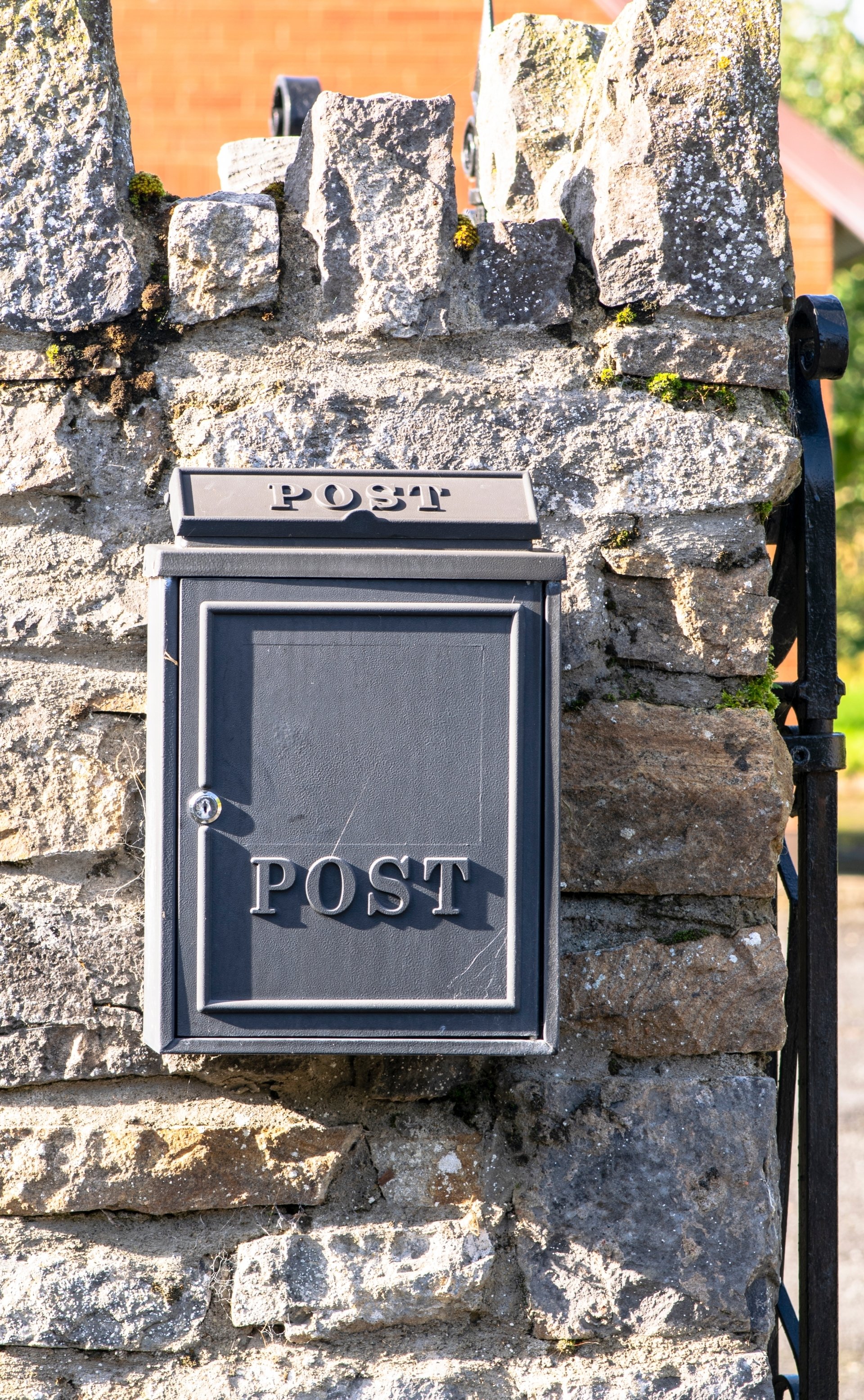 Custom Mailbox Enclosures | Stone Mailbox enclosure | Omaha, NE ...