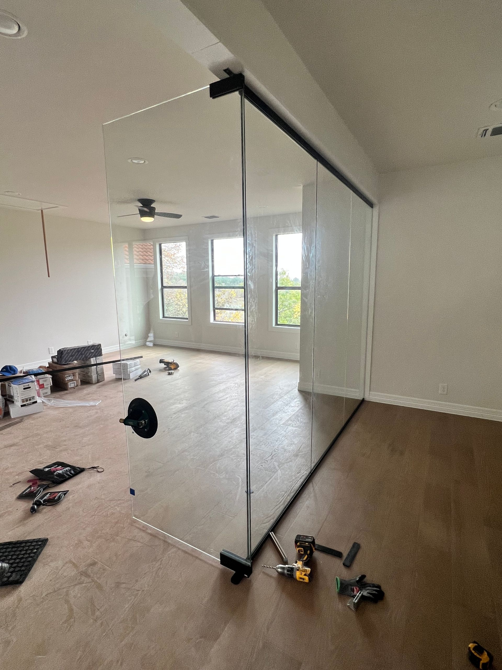 BUTTED GLASS WINDOWS