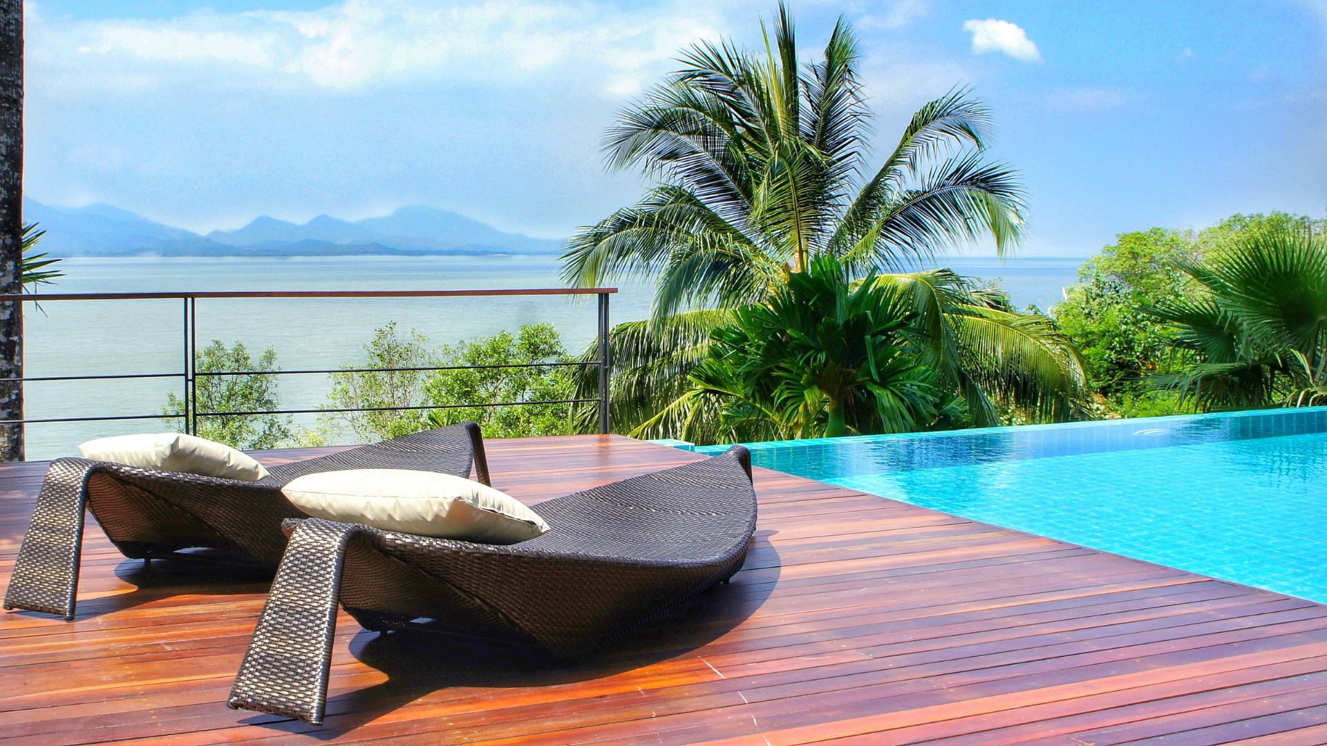 In-Pool Furniture, PoolParty Inc. | 1-877-376-POOL (7665)