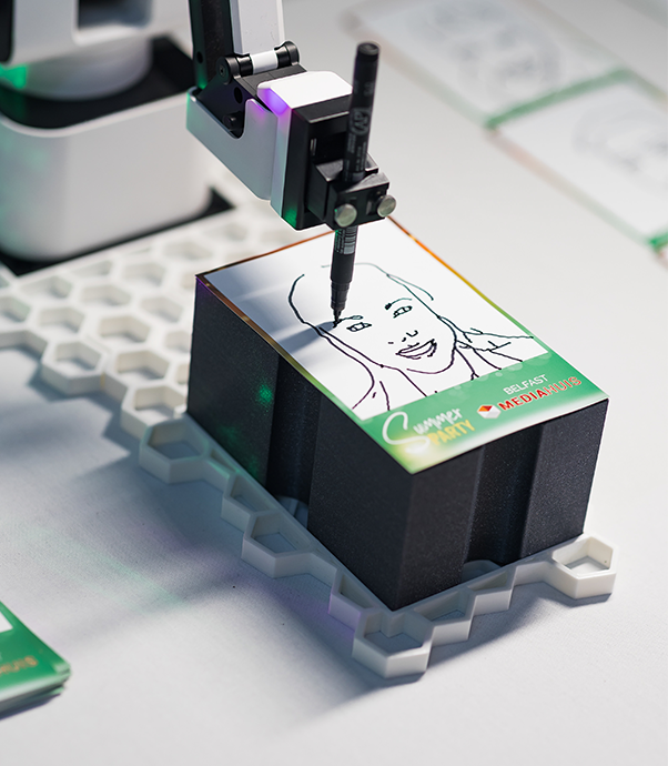 Sketch Drawing bot in Texas - Flashparty Photobooths