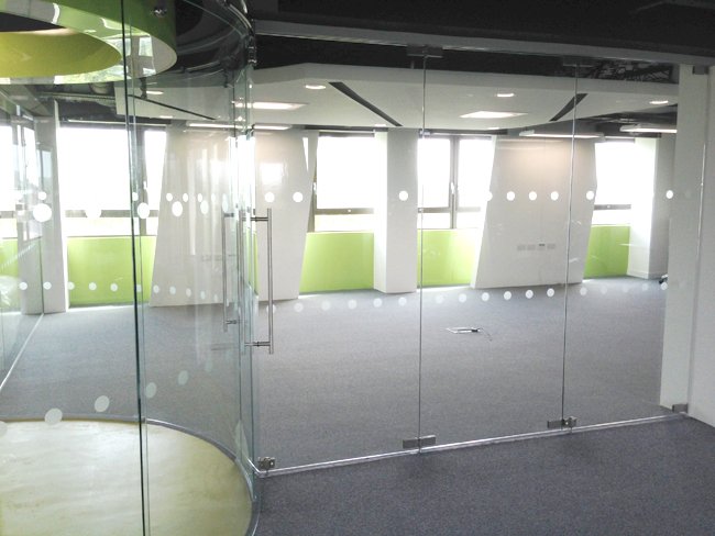 Home Big Time Graphics Harlow Essex London Herts Signs Fitting Wraps