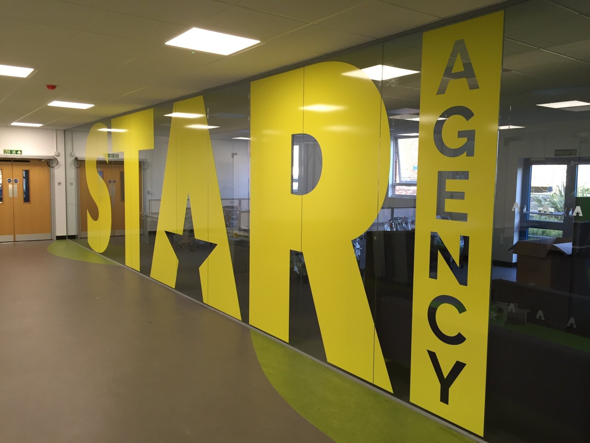 Home Big Time Graphics Harlow Essex London Herts Signs Fitting Wraps