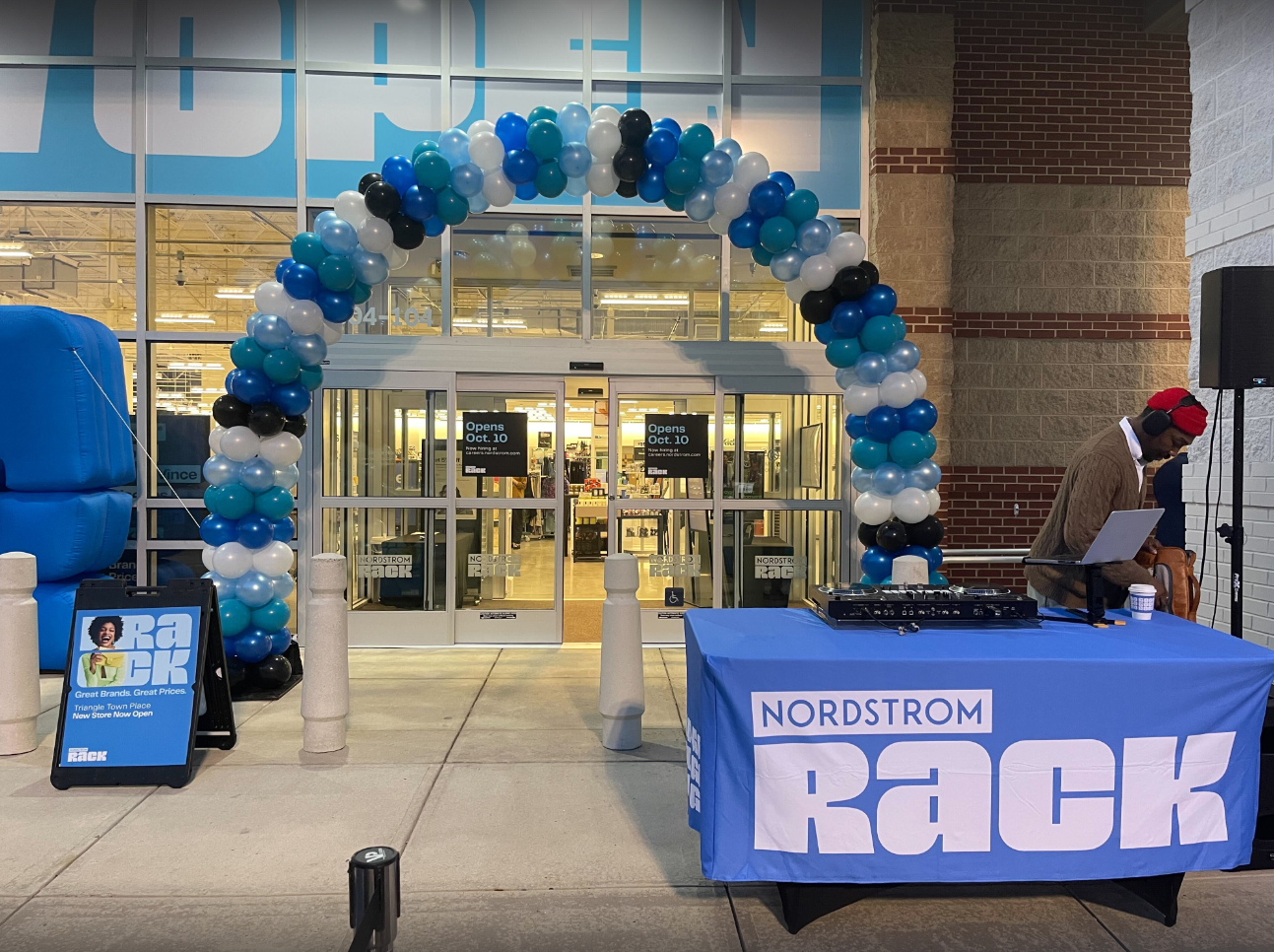 Balloon Decor for Corporate Events | Omaha Balloon | Omaha, NE