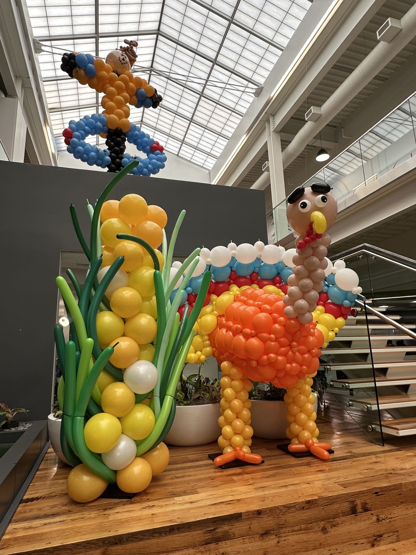 Transform Your Workplace with Omaha Balloon’s Seasonal Decor Program