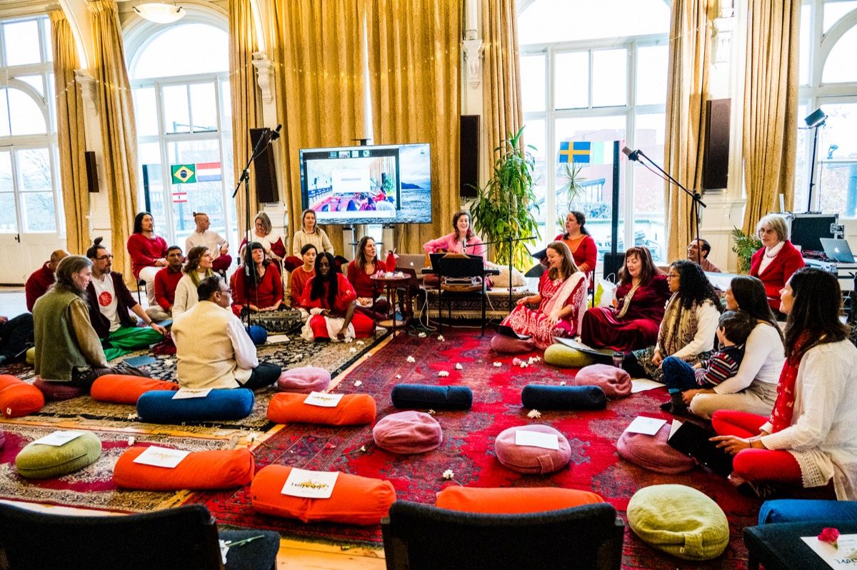 Gaiea and the Cosmic Choir