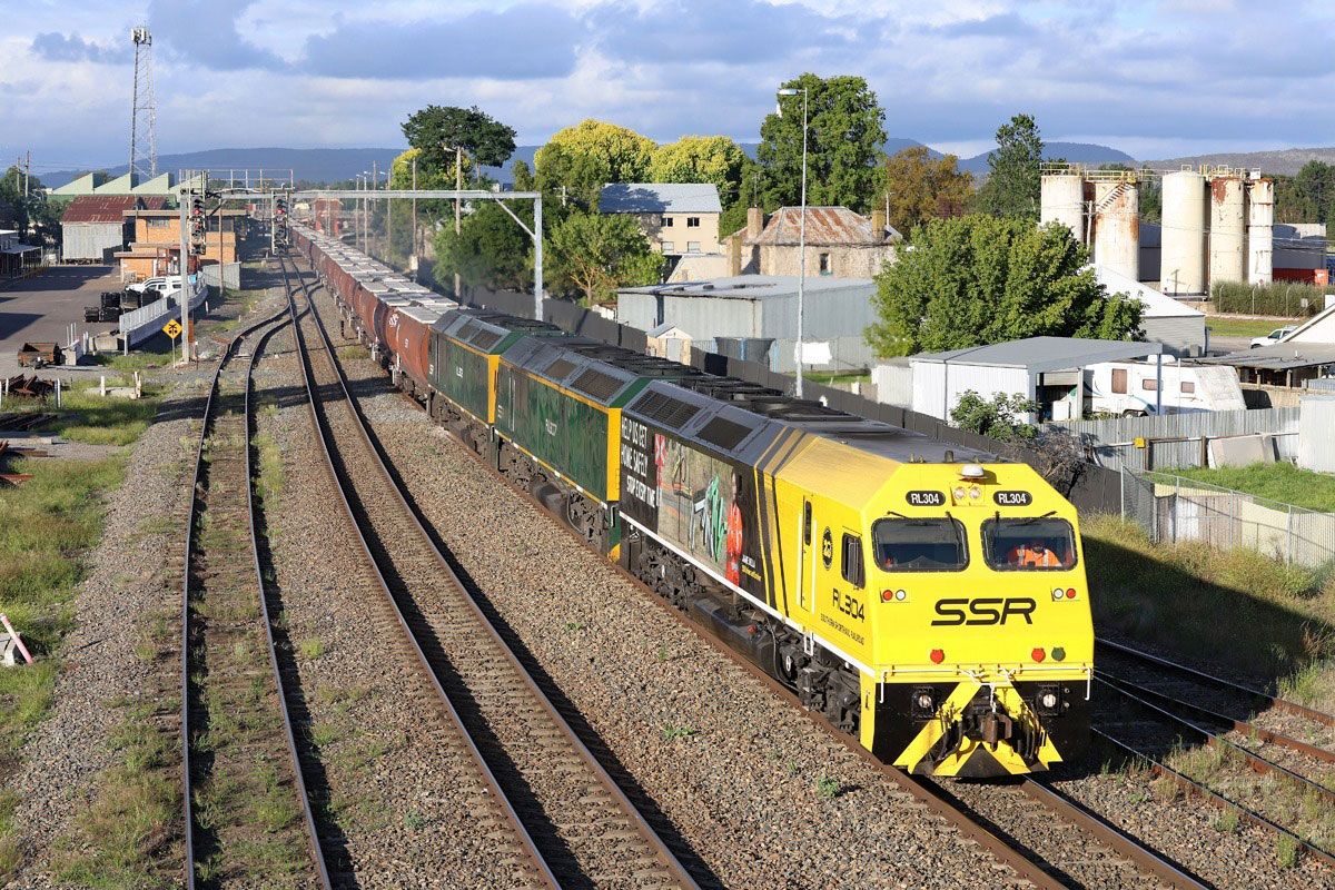 LOCOMOTIVES & WAGONS | SOUTHERN SHORTHAUL RAIL