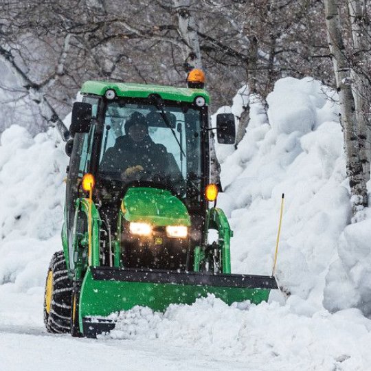 John Deere 1025R Compact Tractor package | Tractor Central