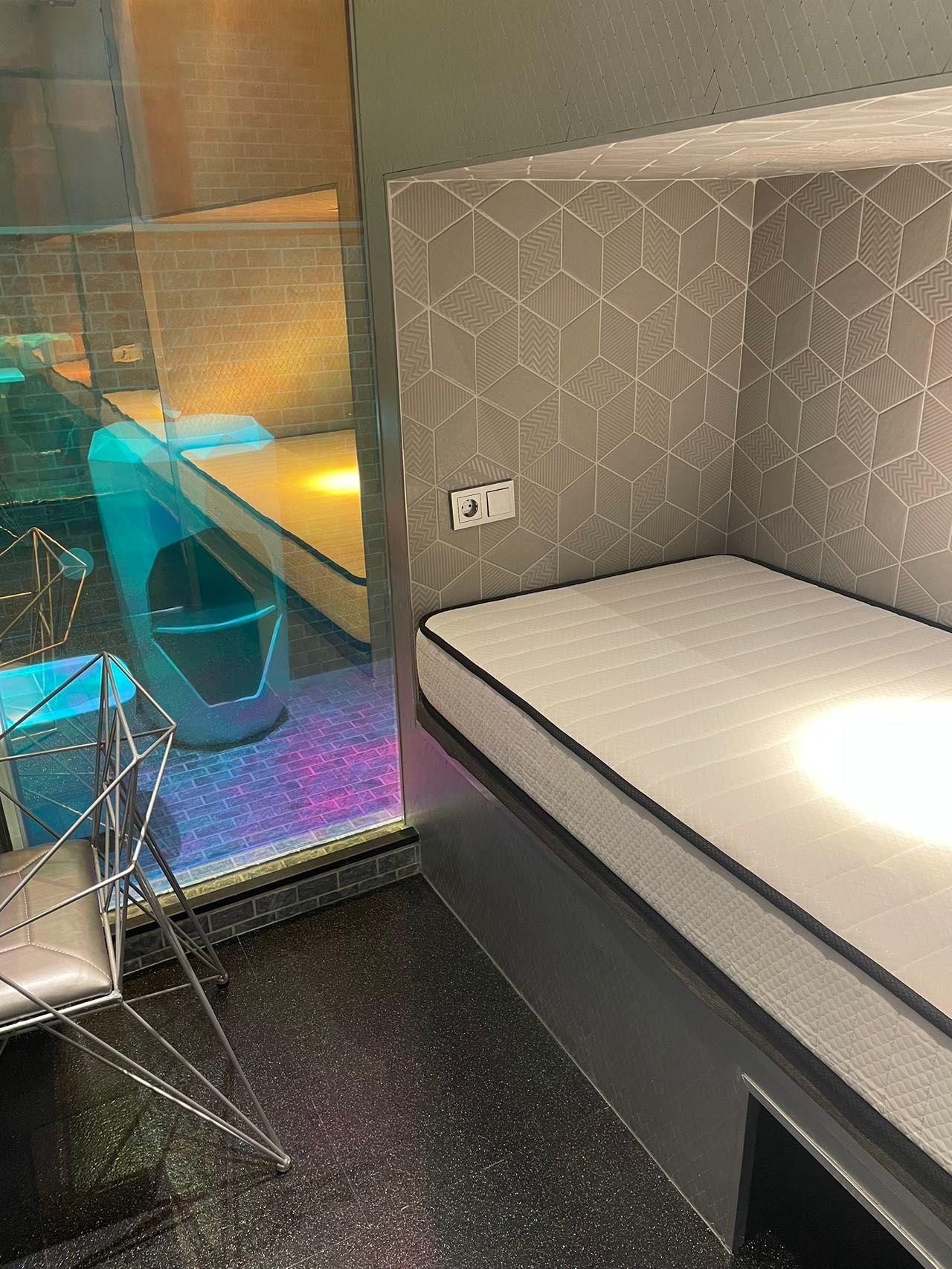 Luxury Capsule Hotel Experience | Diamond Capsule Hotel