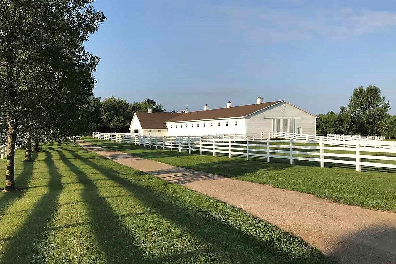 High Cliff Stables