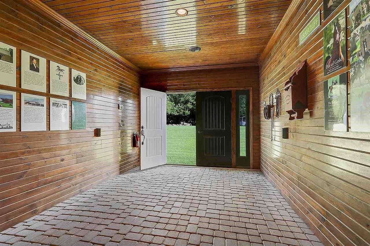 High Cliff Stables