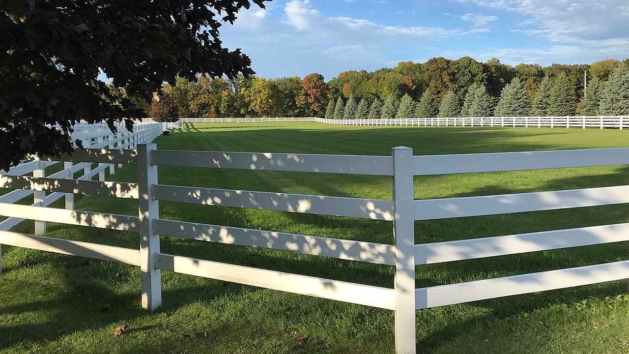 High Cliff Stables