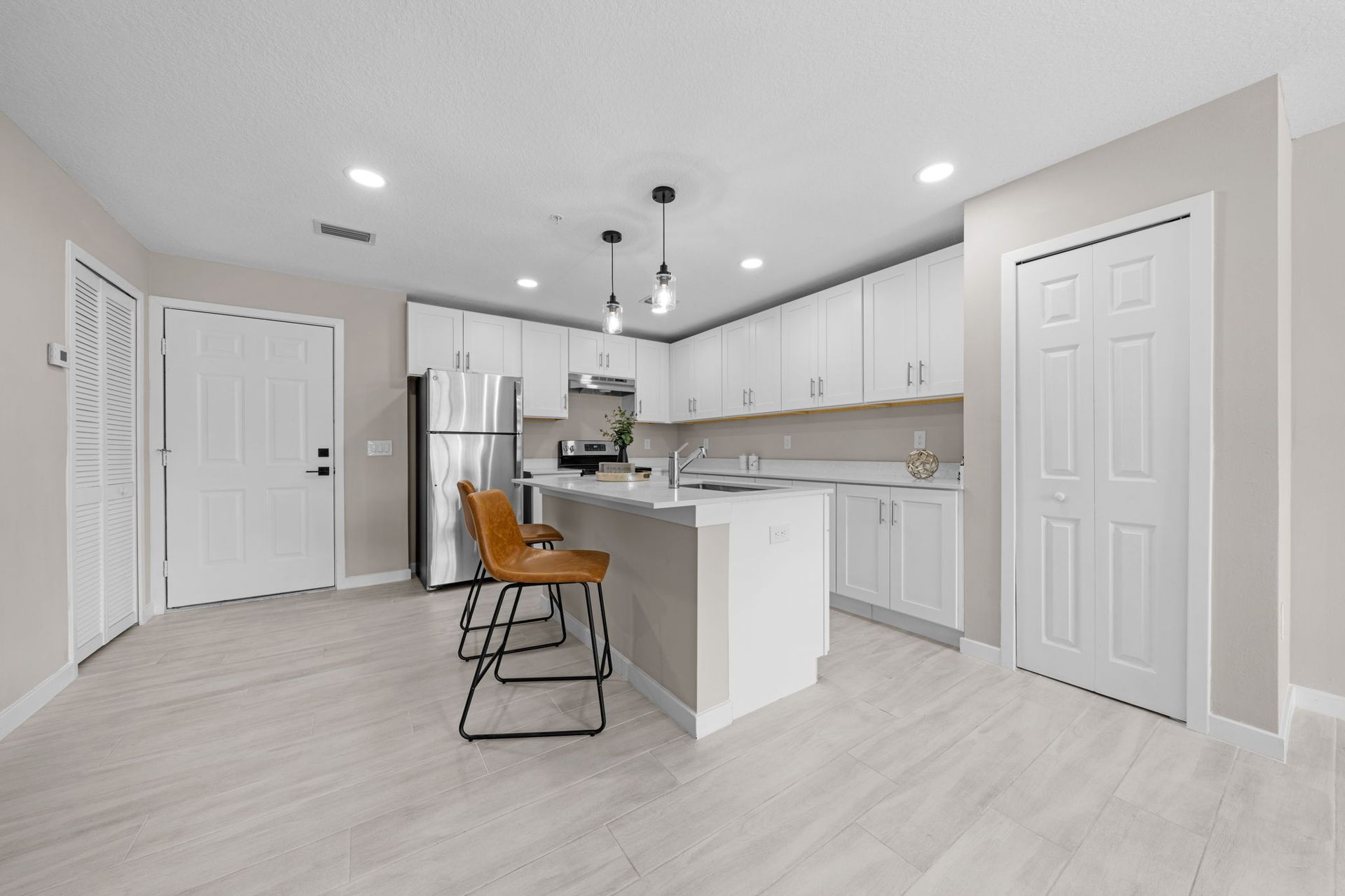 1700 Forest 2 BR Luxury Apartments | Home