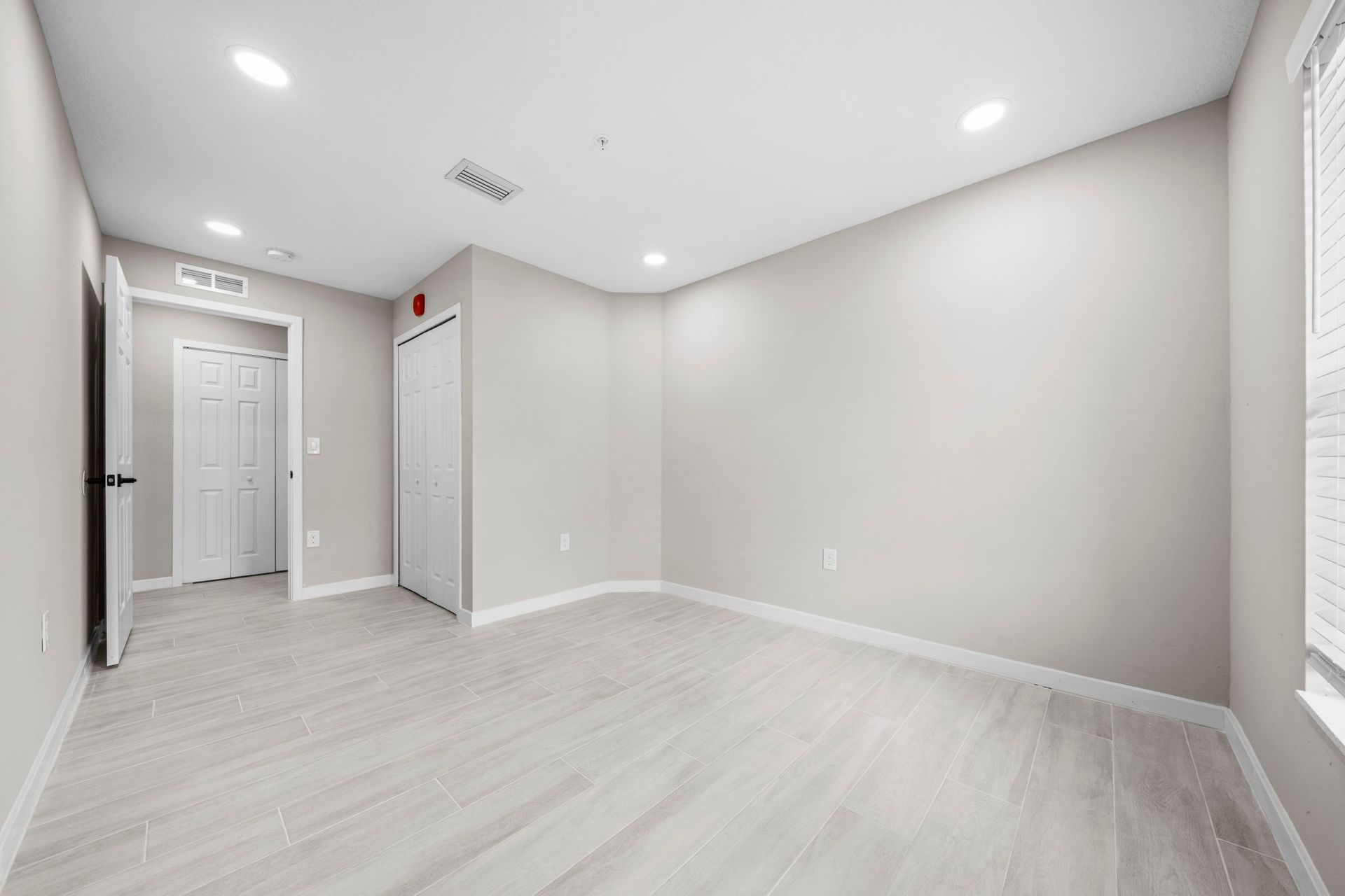 1700 Forest 2 BR Luxury Apartments | Home