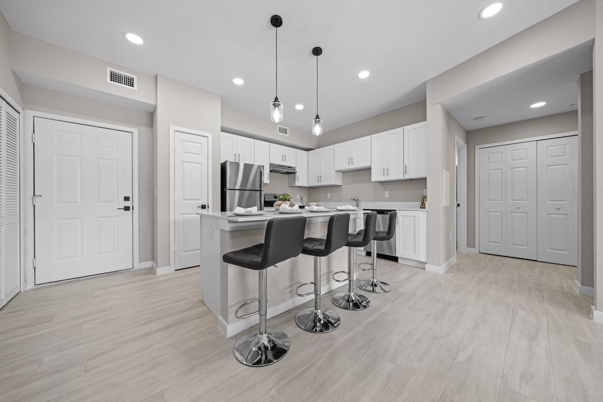 1700 Forest 2 BR Luxury Apartments | Home