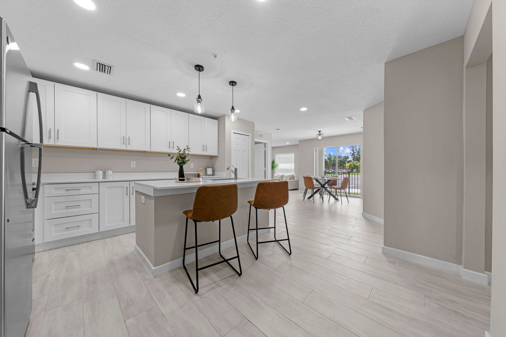 1700 Forest 2 BR Luxury Apartments | Home