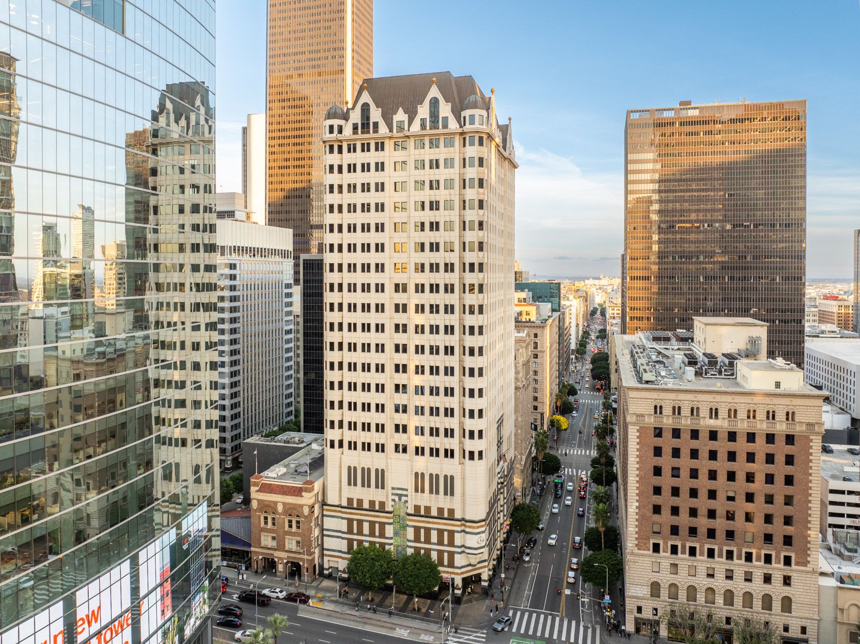 660 S Figueroa St., Los Angeles, CA