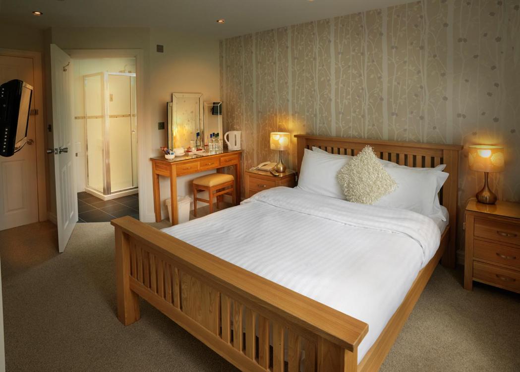 Stay at Singleton Lodge